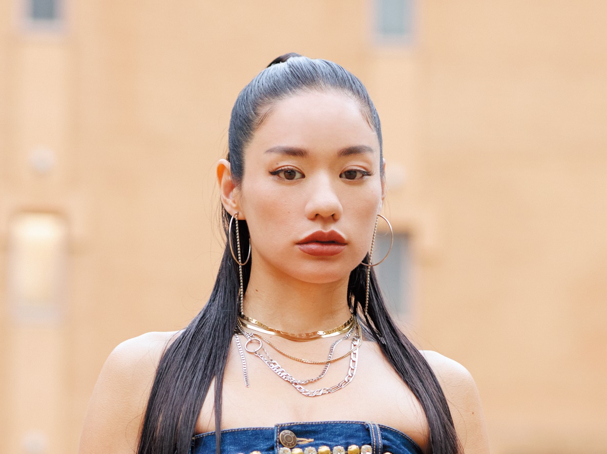 Awich「全力で愛することを娘から教えられました」 1児の母としての顔 | ananニュース – マガジンハウス