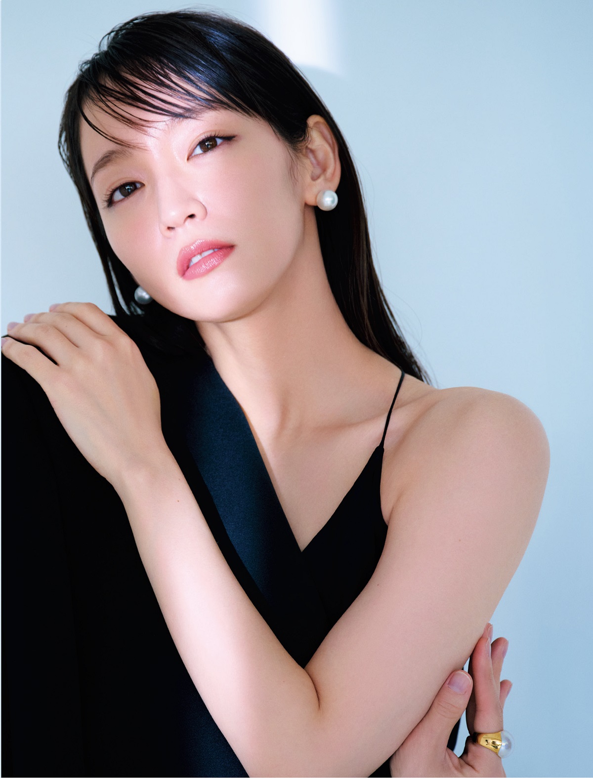 吉岡里帆「30代のファッションは“自分に似合うものを少しだけ”がテーマ」 | ananニュース – マガジンハウス