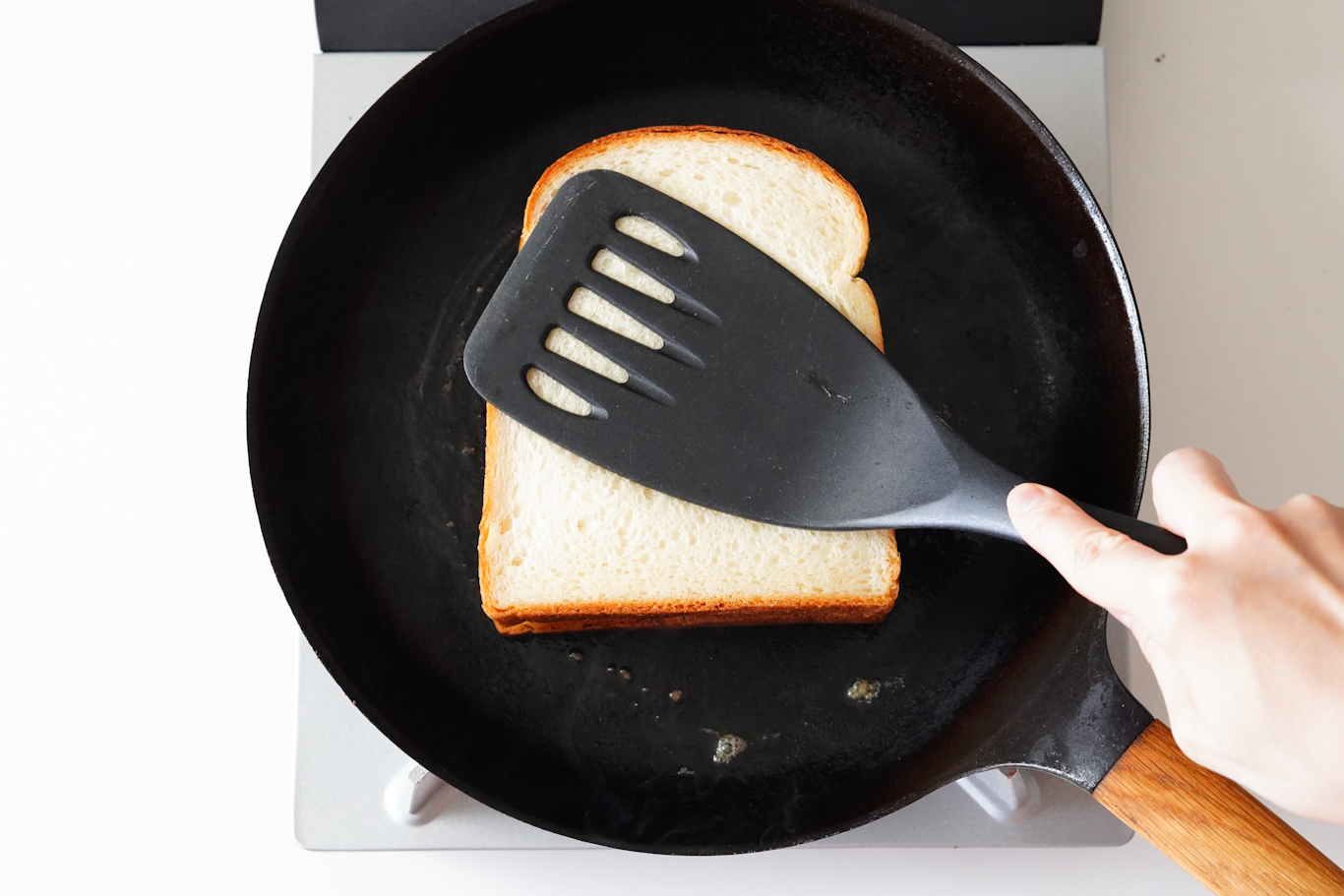 フライパンで作れる「絶品ホットサンド」！ 専用メーカーいらずの簡単レシピ | ビューティー、ファッション、エンタメ、占い…最新情報を毎日更新 | ananweb