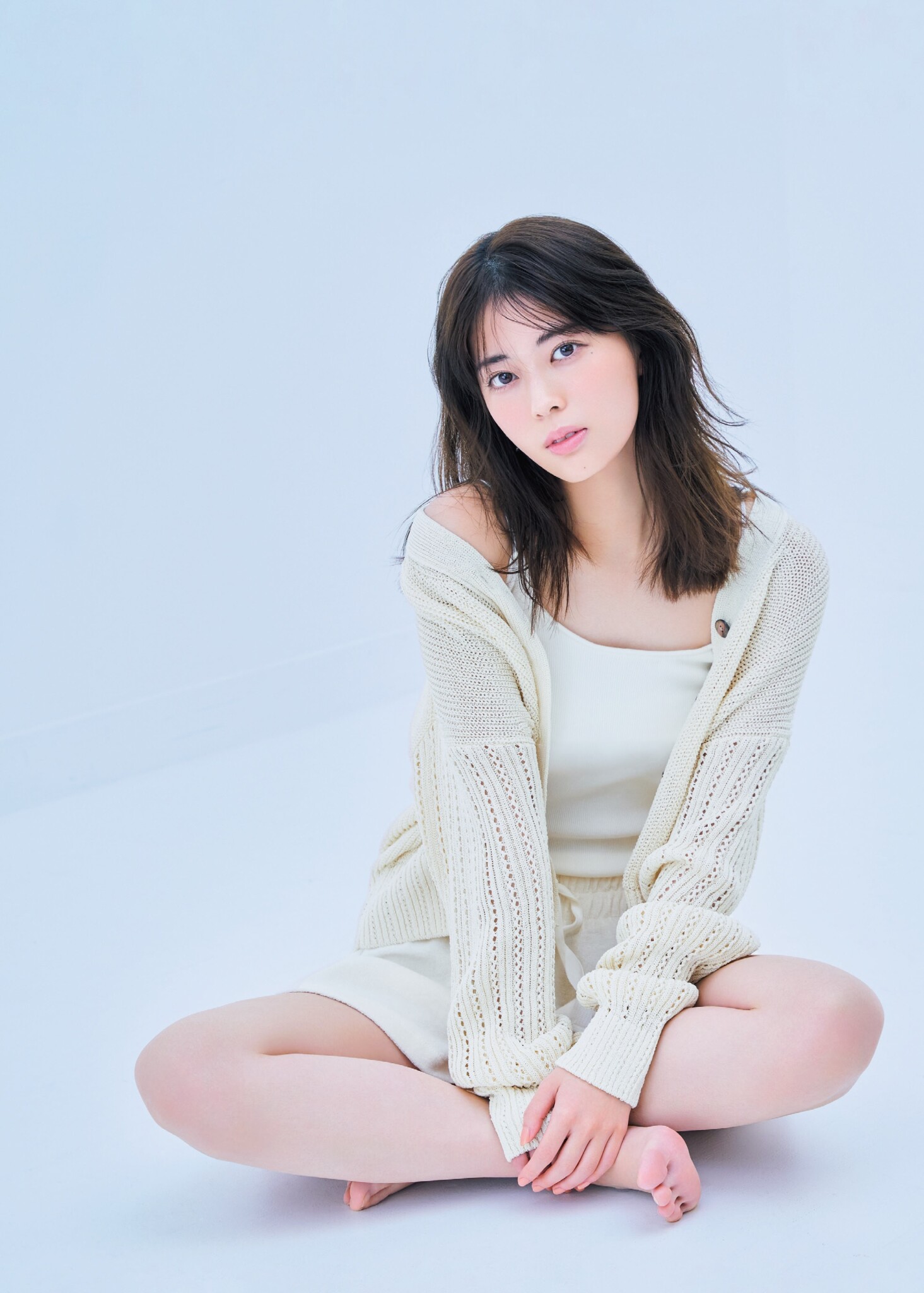 乃木坂46・岩本蓮加「小6で出合ってからずっと好き」 愛用の敏感肌コスメたちを紹介 | Beauty | anan Beauty+