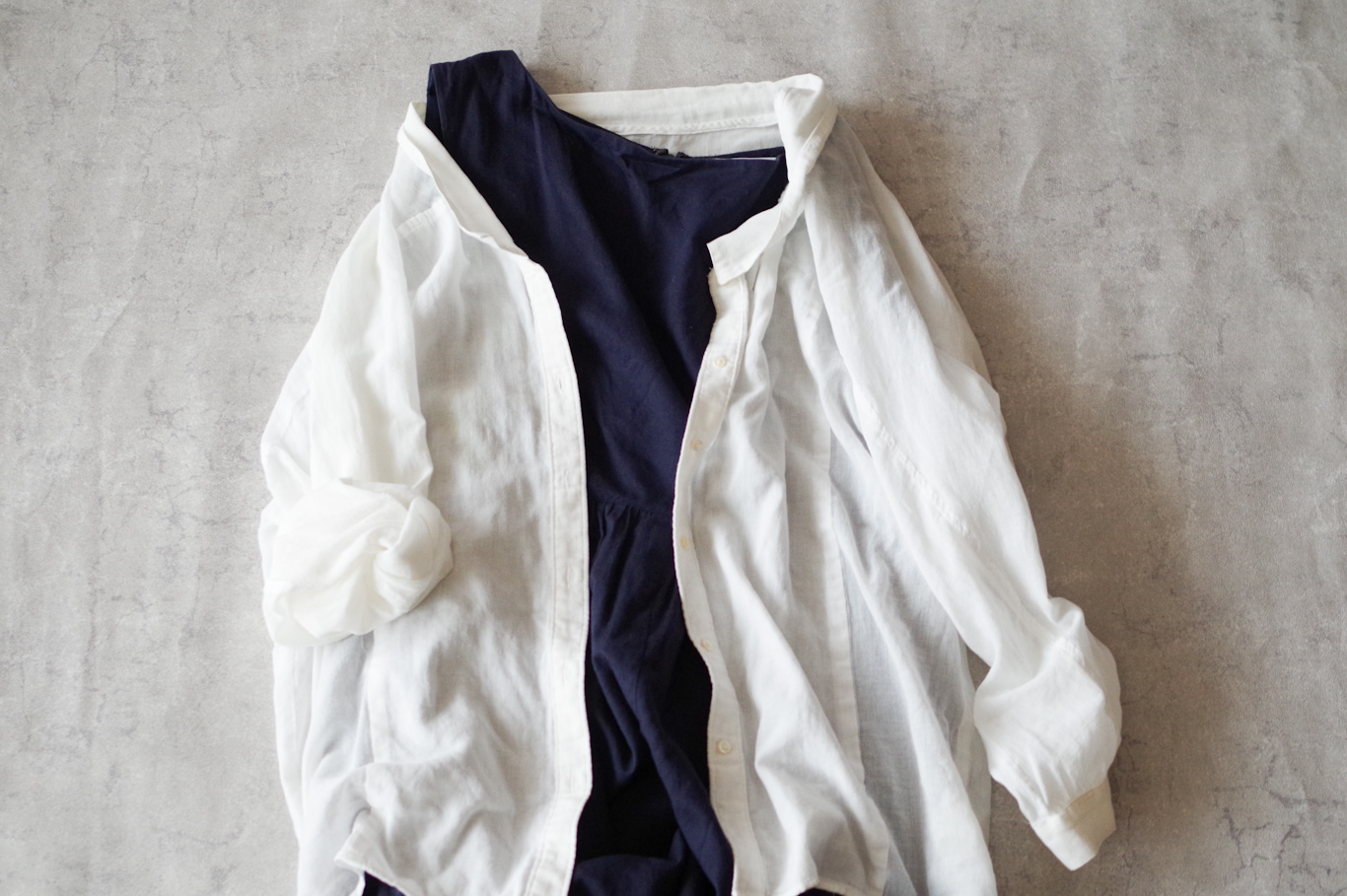 大失敗しました… 梅雨に避けたい「雨の日のNGコーデ」4選 | ビューティー、ファッション、エンタメ、占い…最新情報を毎日更新 | ananweb