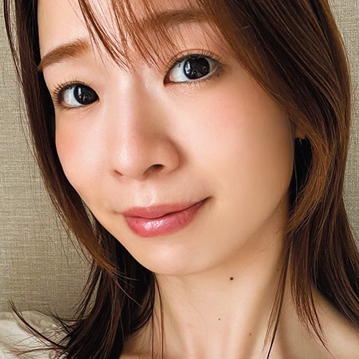 石井亜美「メイクしながら美白までできるのも嬉しい」 美容液ファンデほか、新作コスメ | ビューティー、ファッション、エンタメ、占い…最新情報を毎日更新 | ananweb
